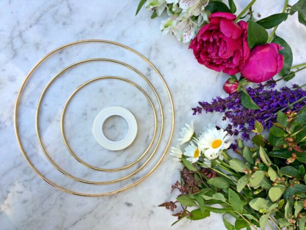 Elegant & Easy Floral Hoop Wreath: Perfect for Weddings & Showers ...